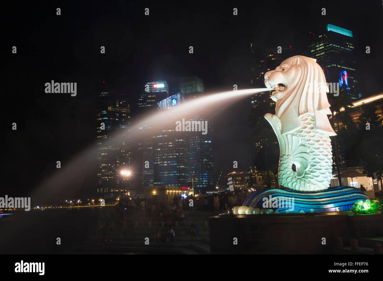 Merlion sculpture hi-res stock photography and images - Alamy