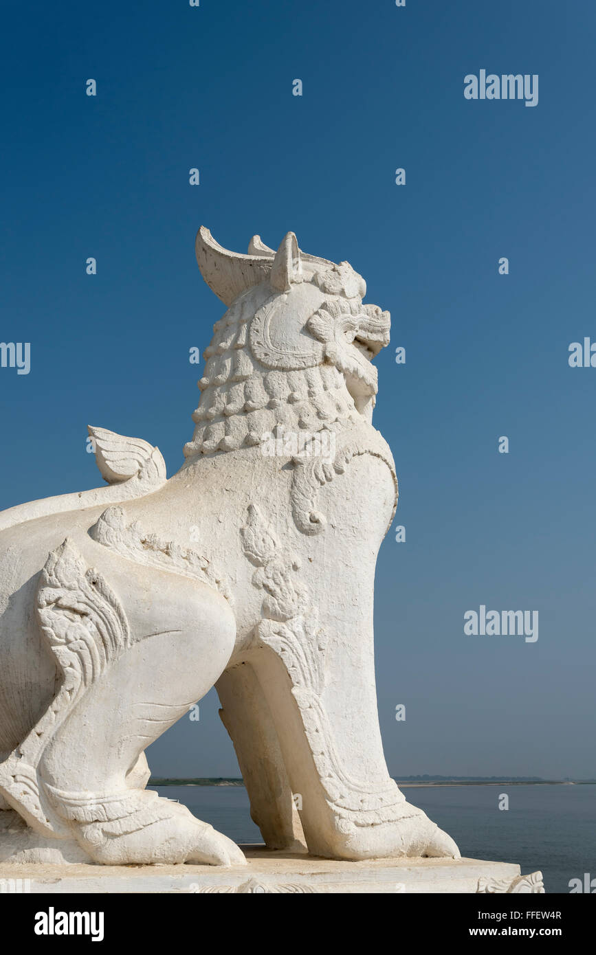 Burmese lion hi-res stock photography and images - Alamy