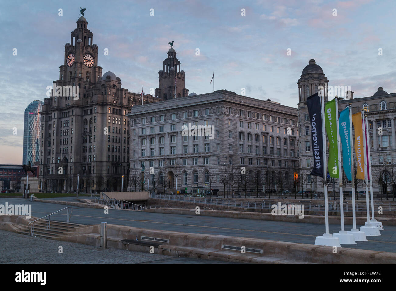 The three graces of the world famous liverpool waterfront hi-res stock ...