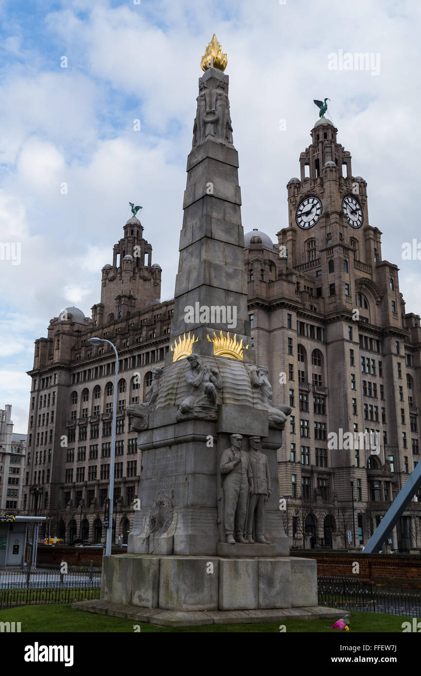 Memorial to the Engine Room Heroes of the Titanic who died on the ...