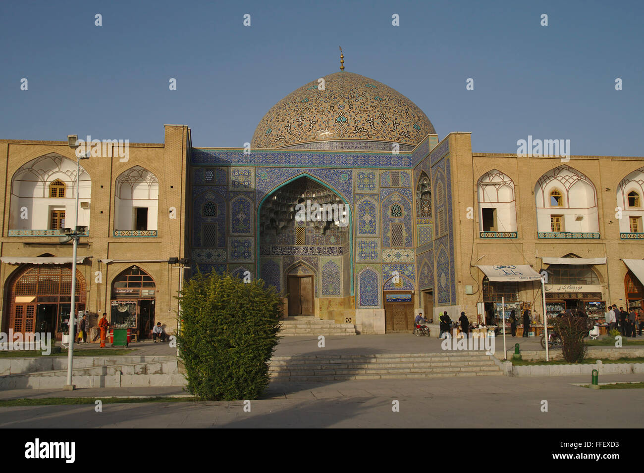 Sheikh Lotfollah Mosque on Iman Square in Isfahan, Iran Stock Photo - Alamy