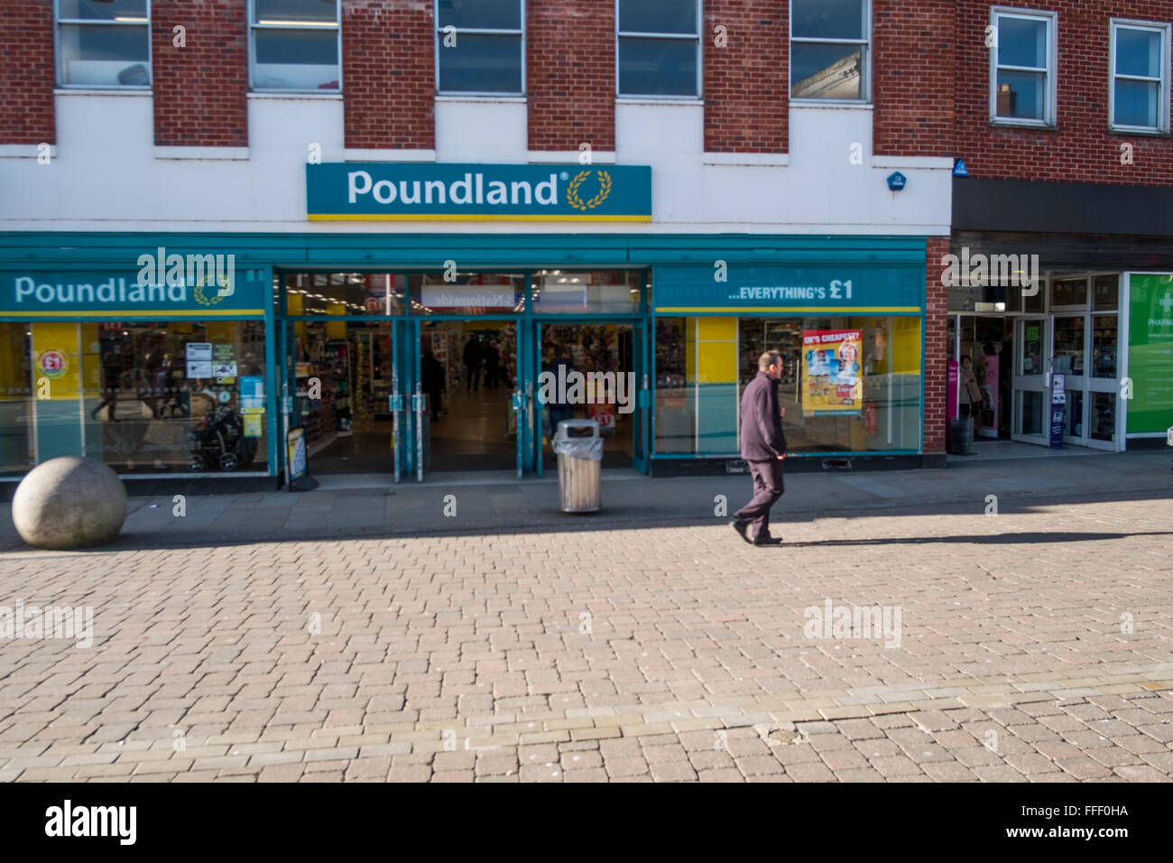 Andover high street hi-res stock photography and images - Alamy