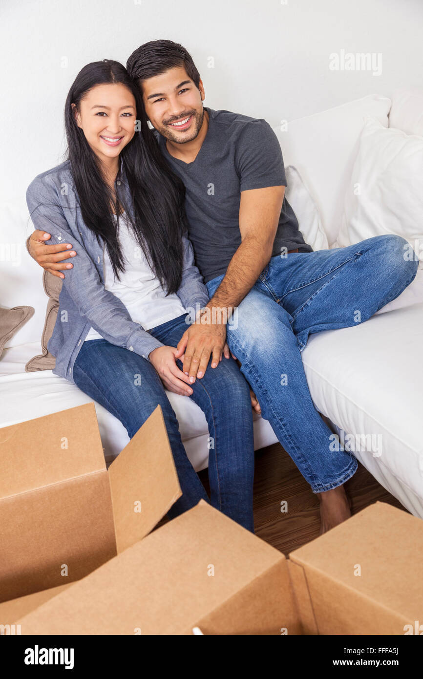 Unpacking boxes hi-res stock photography and images - Alamy