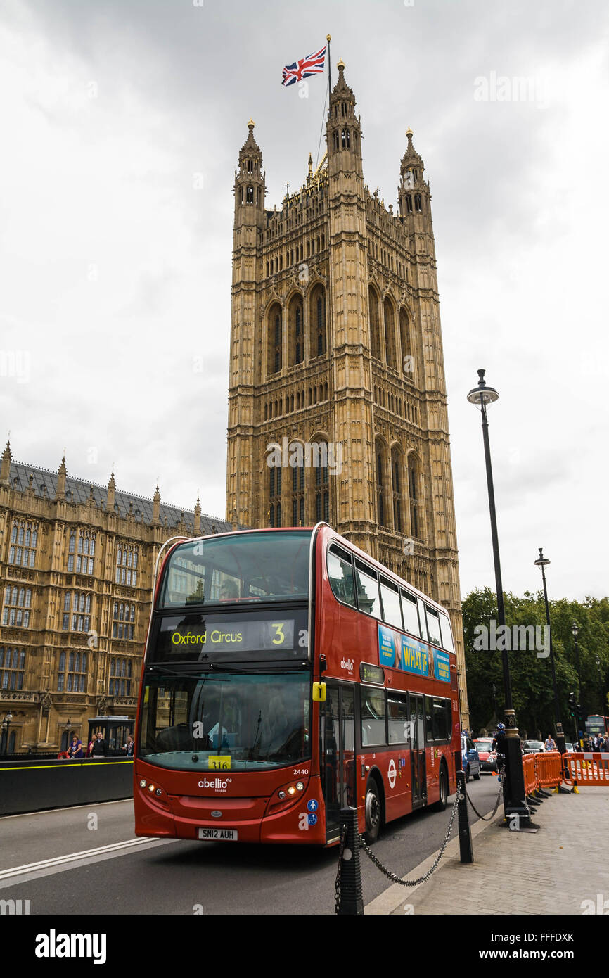 Bus westminster hi-res stock photography and images - Alamy