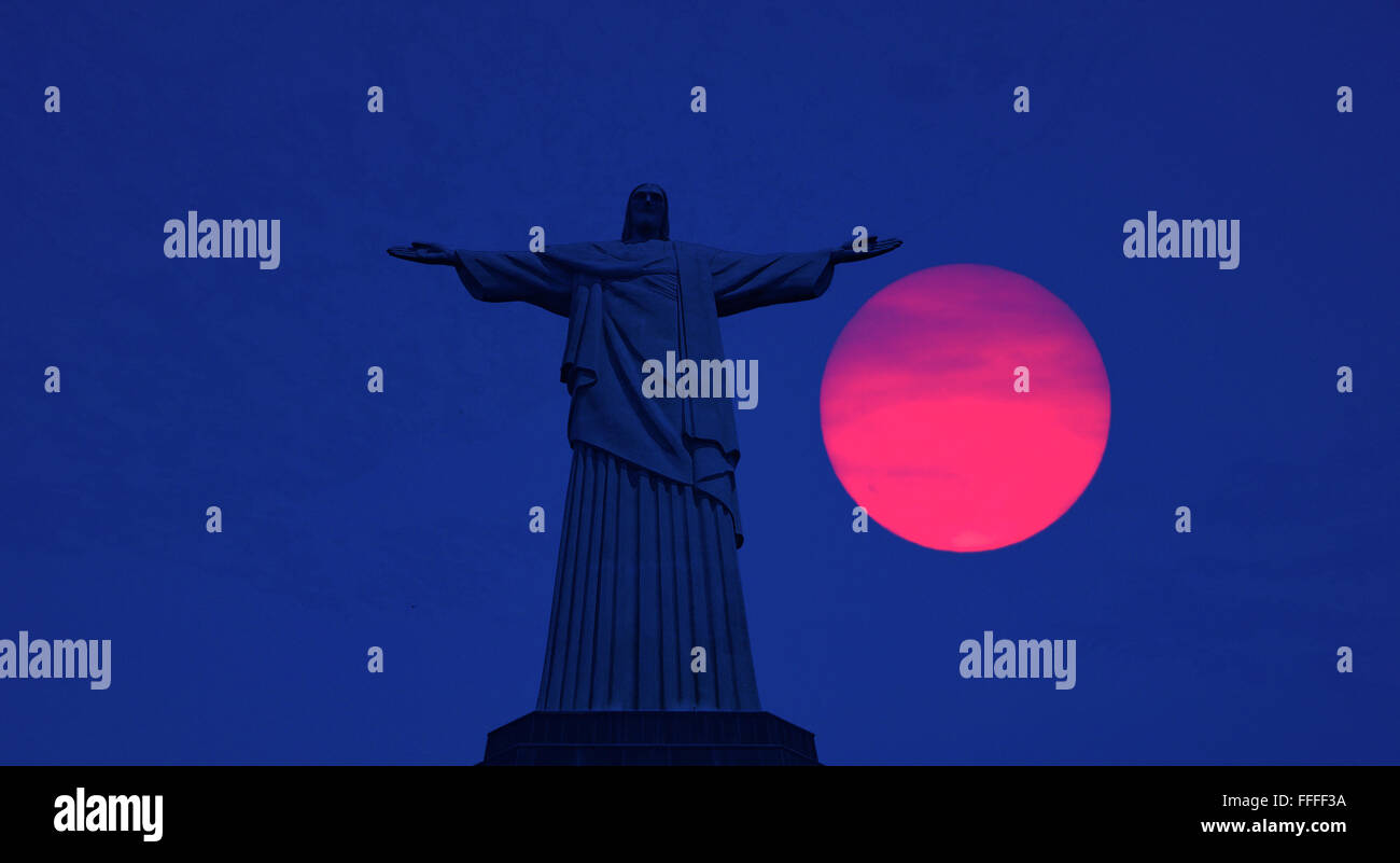 Christ the redeemer statue sunset hi-res stock photography and images ...