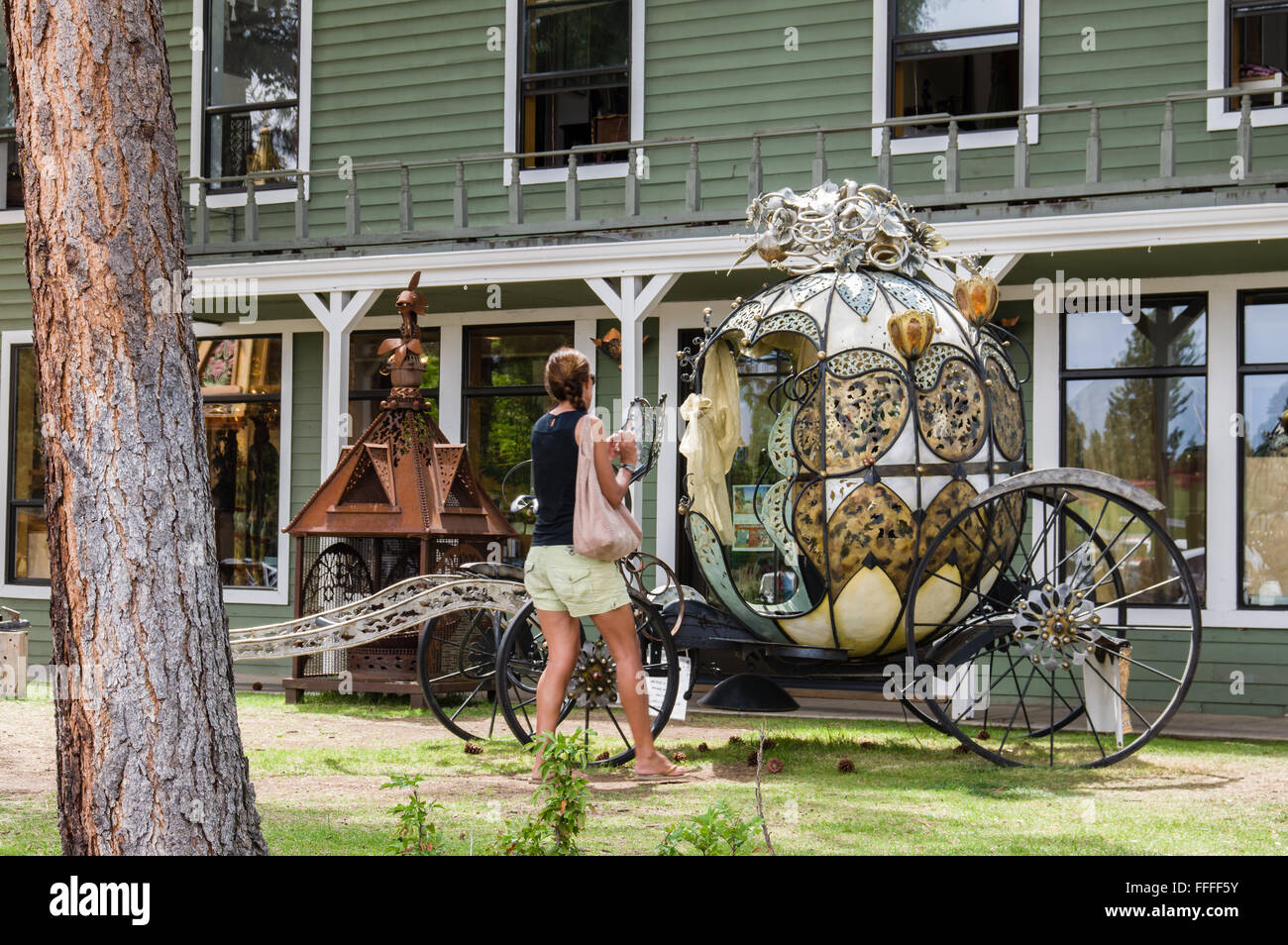 Carriage art hi-res stock photography and images - Alamy