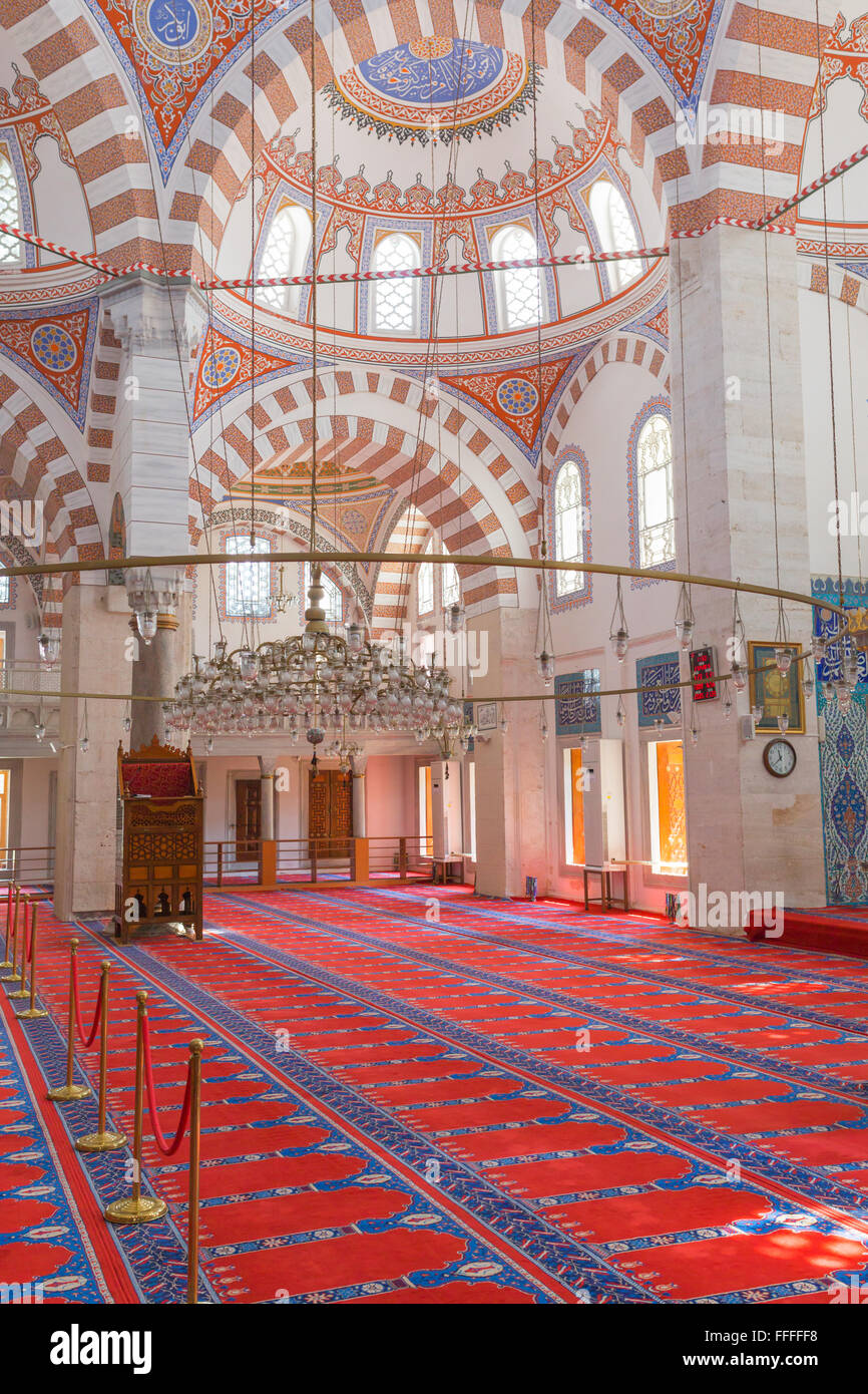 Interior of Atik Valide Mosque (Eski Valide Camii), Uskudar, Istanbul ...