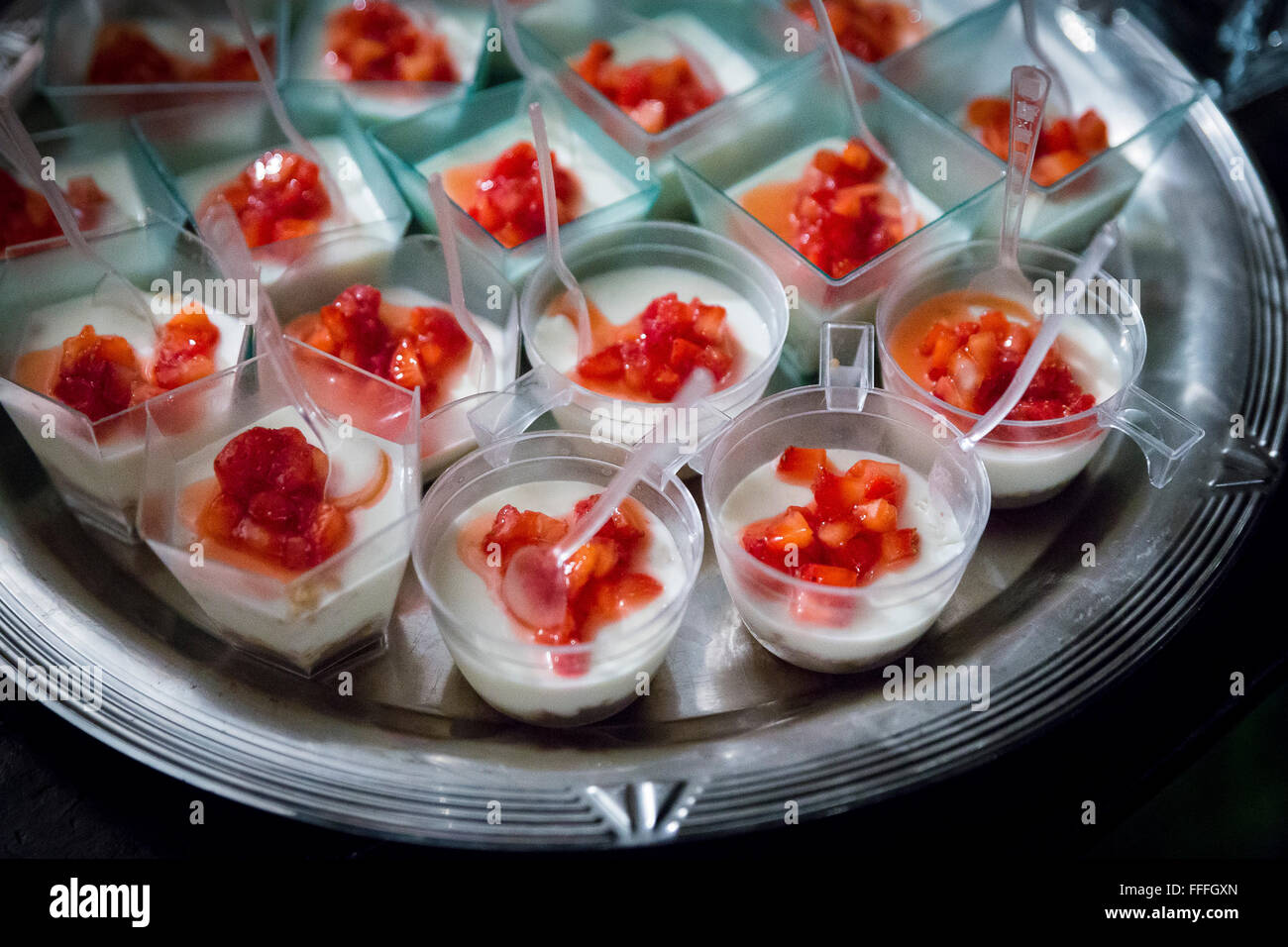 Cream portions hi-res stock photography and images - Alamy