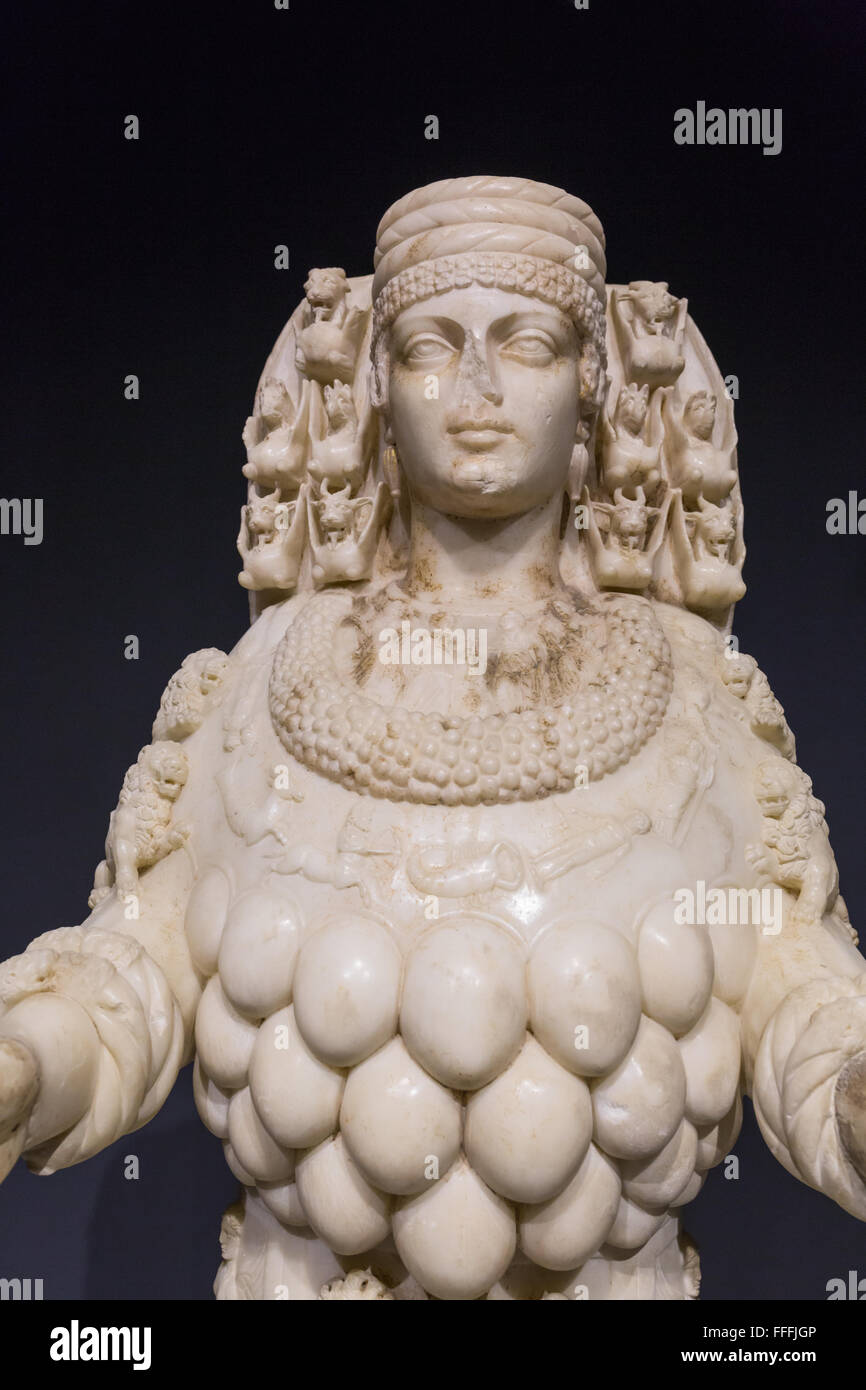 Statue diana of ephesus hi-res stock photography and images - Alamy