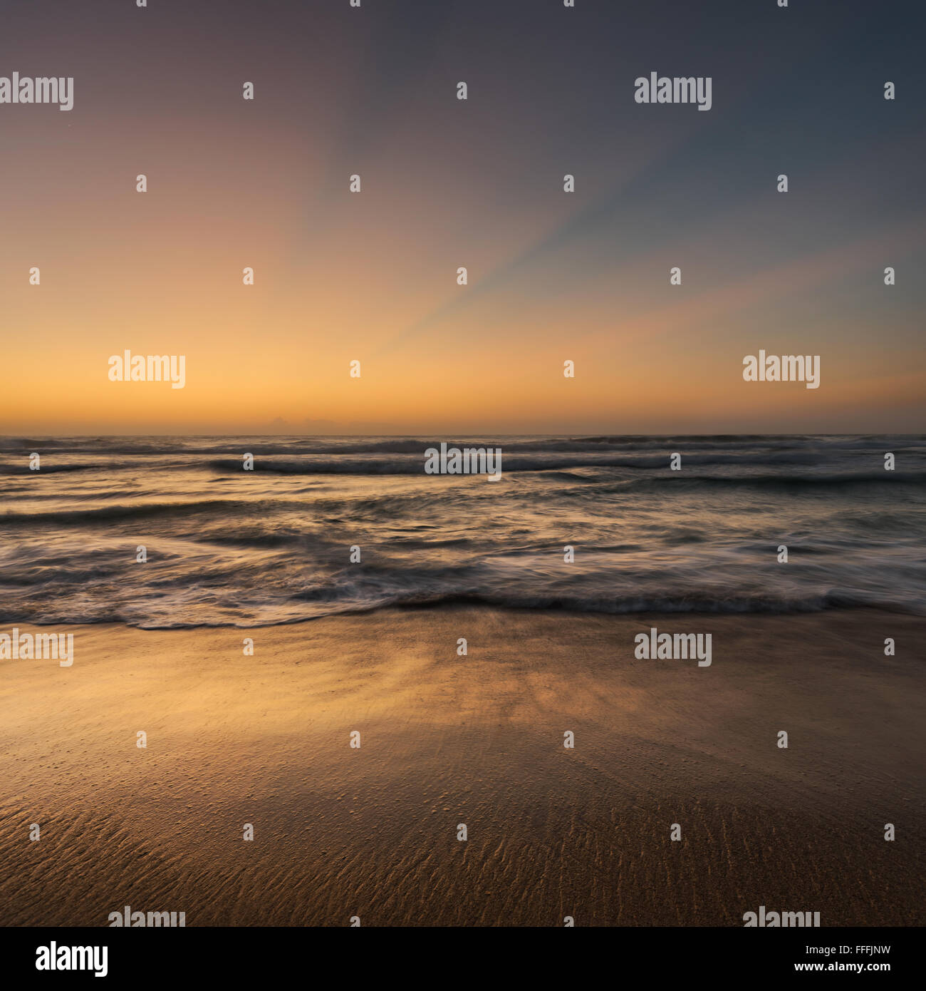 Golden hour light rays hi-res stock photography and images - Alamy