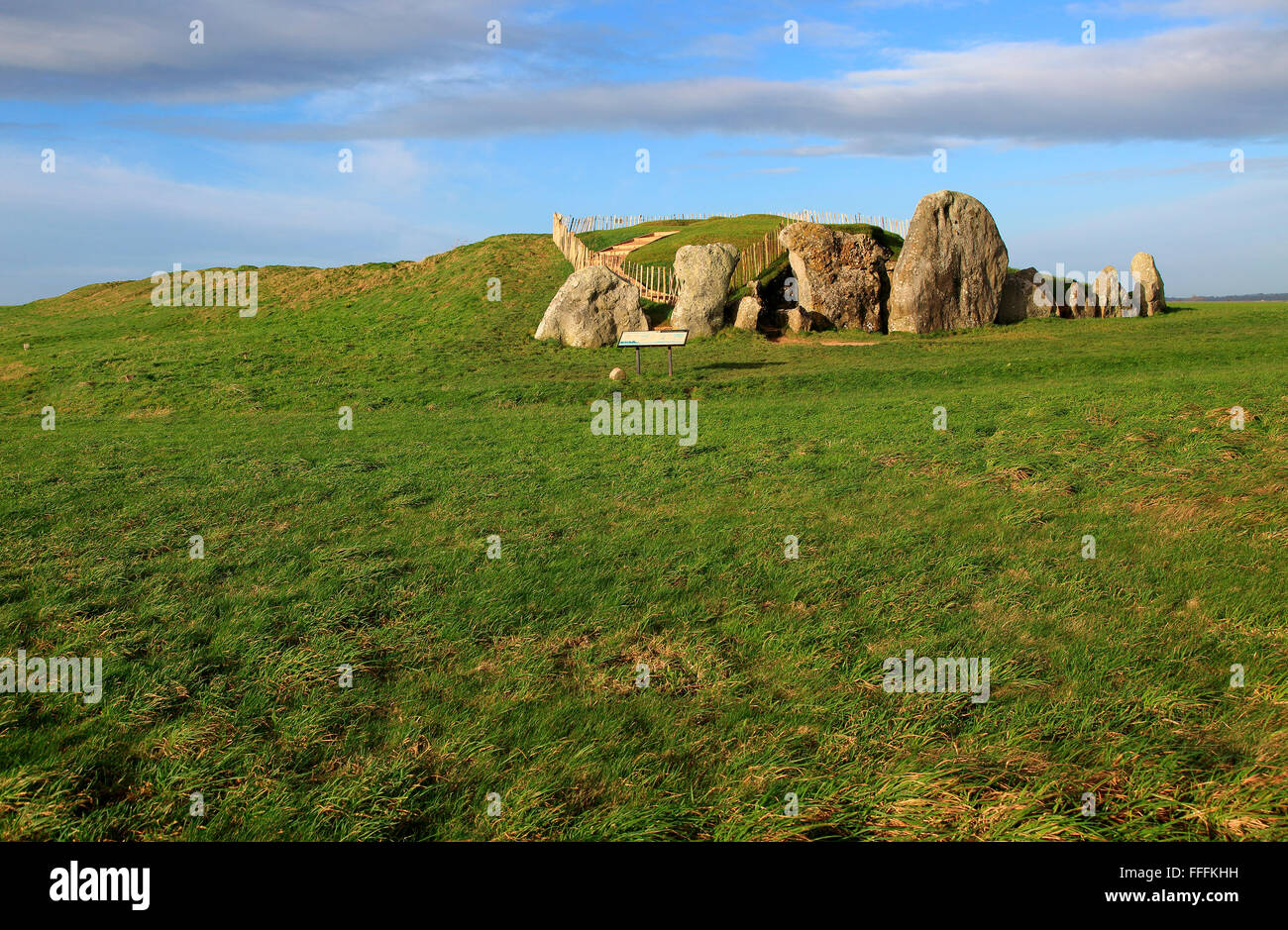 Sarsen stones at the entrance to West Kennet neolithic long barrow ...