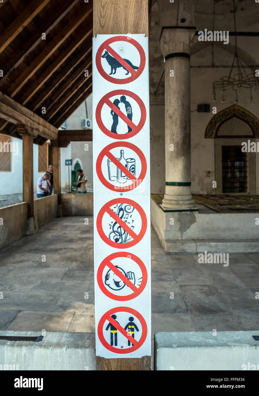 Mosque signs hi-res stock photography and images - Alamy