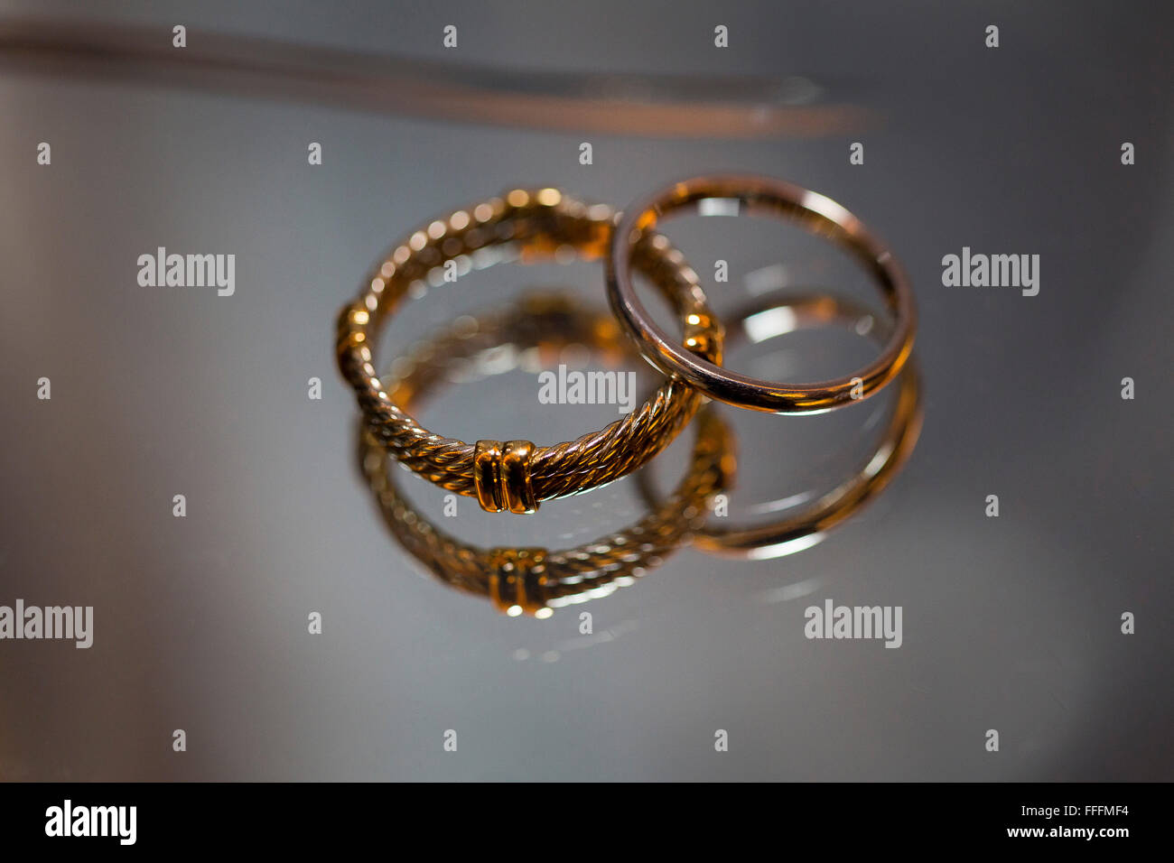 Marriage rings hi-res stock photography and images - Alamy