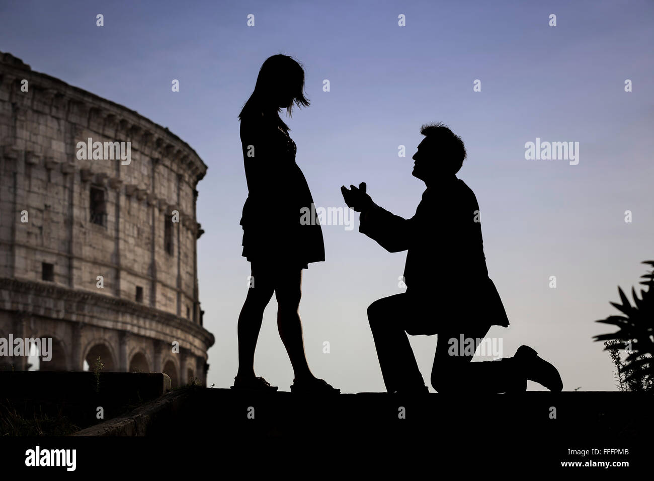 Marriage proposal at the roman colosseum. Rome. Italy Stock Photo - Alamy