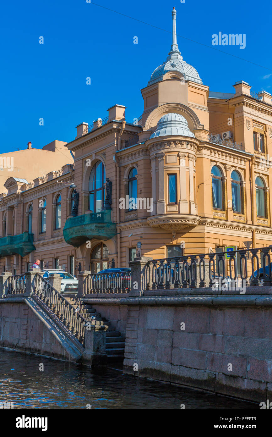 Vintage house on embankment, Saint Petersburg, Russia Stock Photo - Alamy