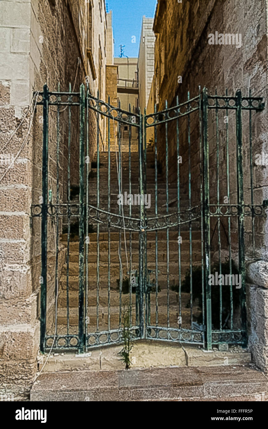 Old gate hi-res stock photography and images - Alamy