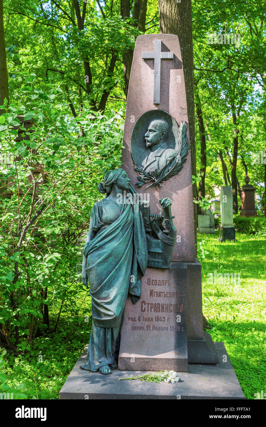 Alexander nevsky lavra tikhvin cemetery hi-res stock photography and ...