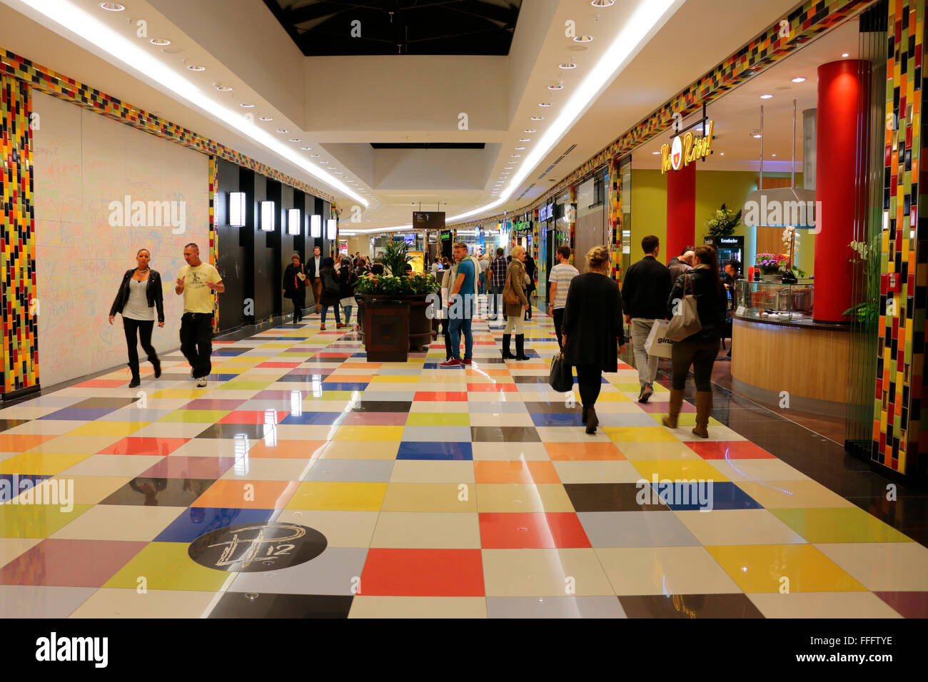 Impressionen - das neue Einkaufszentrum "Mall of Berlin" am Leipziger ...