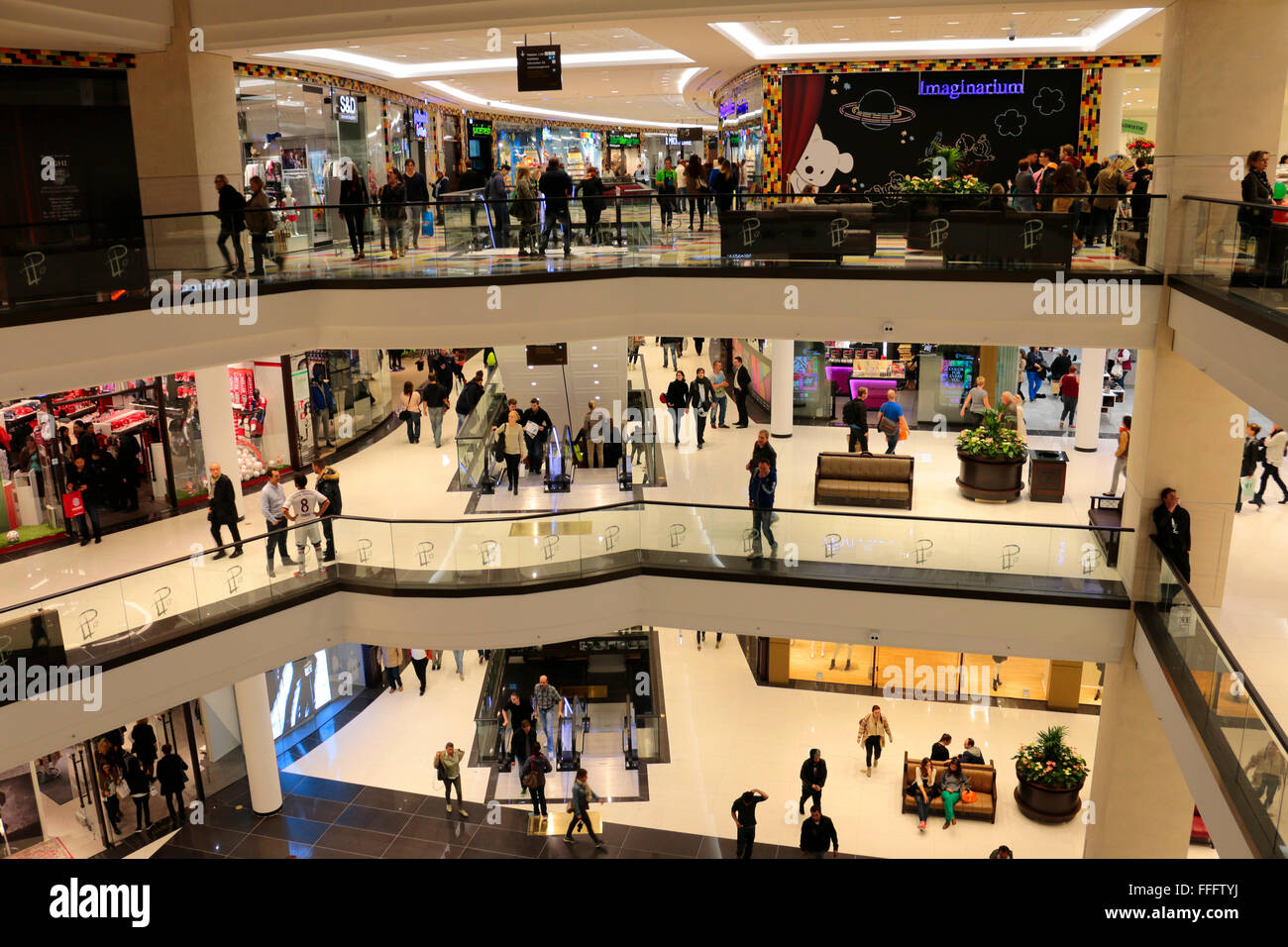 Impressionen - das neue Einkaufszentrum "Mall of Berlin" am Leipziger ...