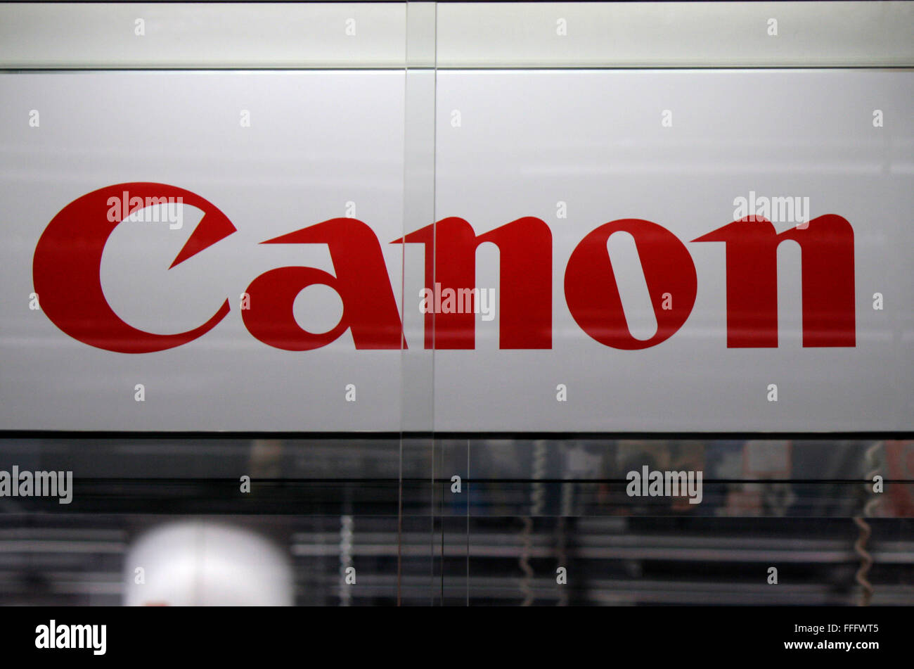 Canon logo sign hi-res stock photography and images - Alamy