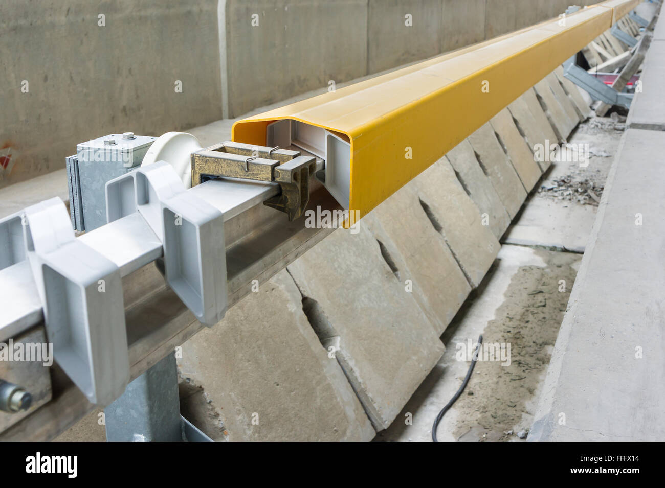 Third rail dc hi-res stock photography and images - Alamy