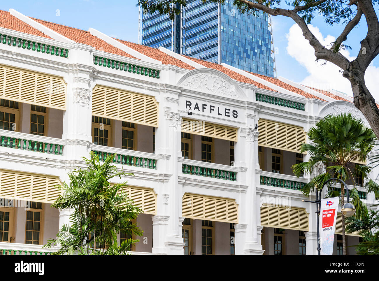 Raffles hotel singapore landmark hi-res stock photography and images ...