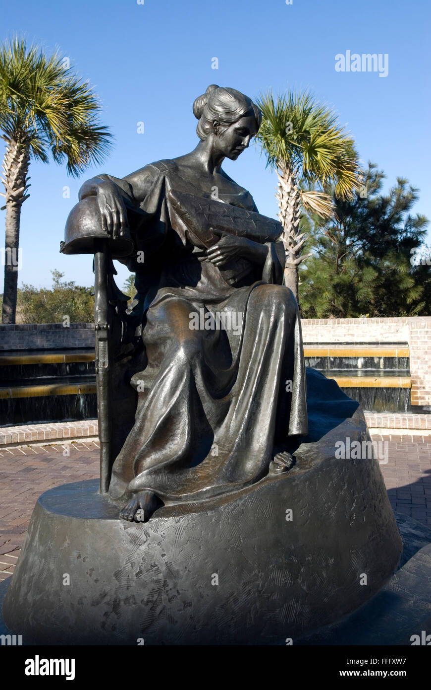 Grieving Woman Sculpture Mt. Pleasant War Memorial South Carolina USA ...
