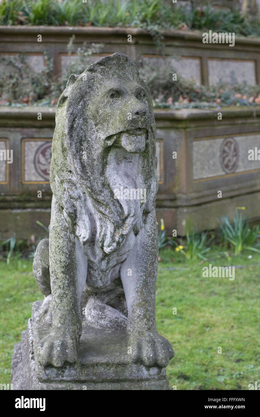 Lion statue monumental tomb hi-res stock photography and images - Alamy