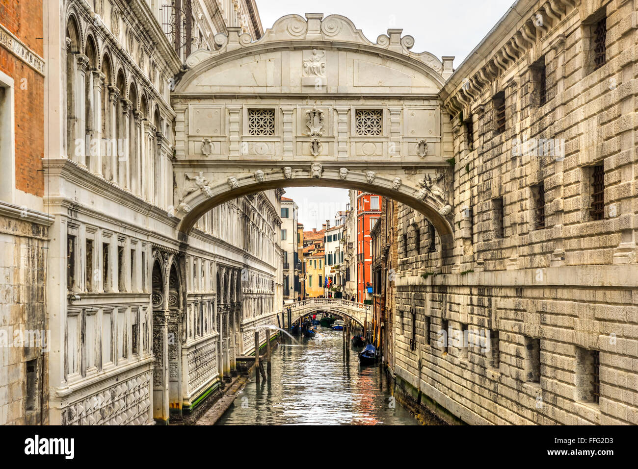 Ponte dei sospiri in venice hi-res stock photography and images - Alamy
