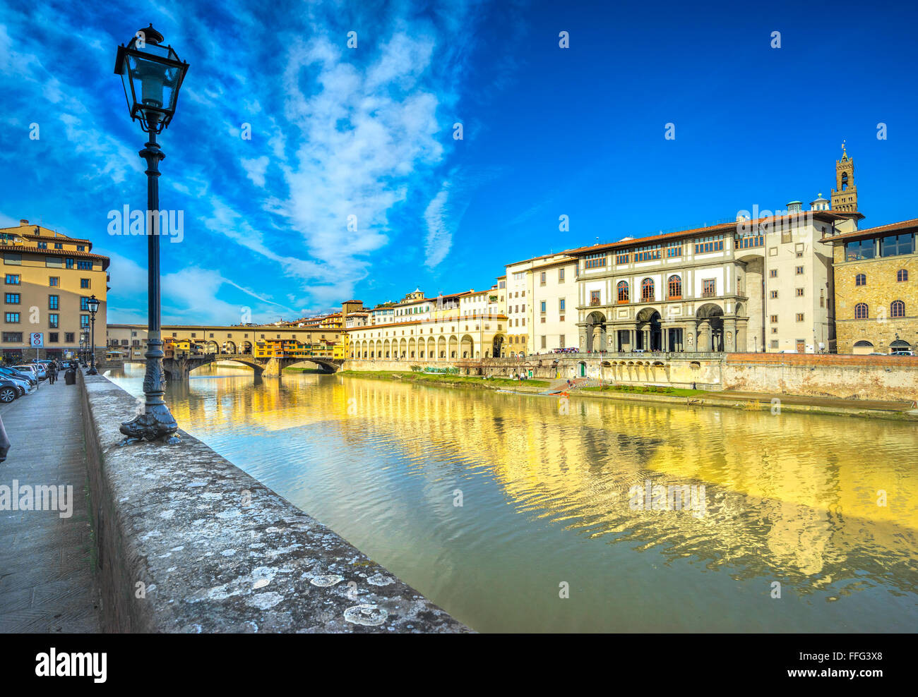 Roman bridge florence hi-res stock photography and images - Alamy