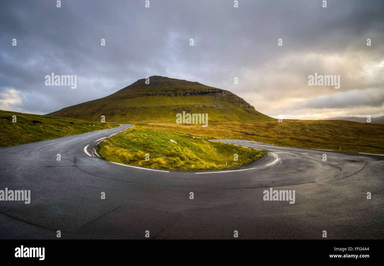 U turn not allowe hi-res stock photography and images - Alamy