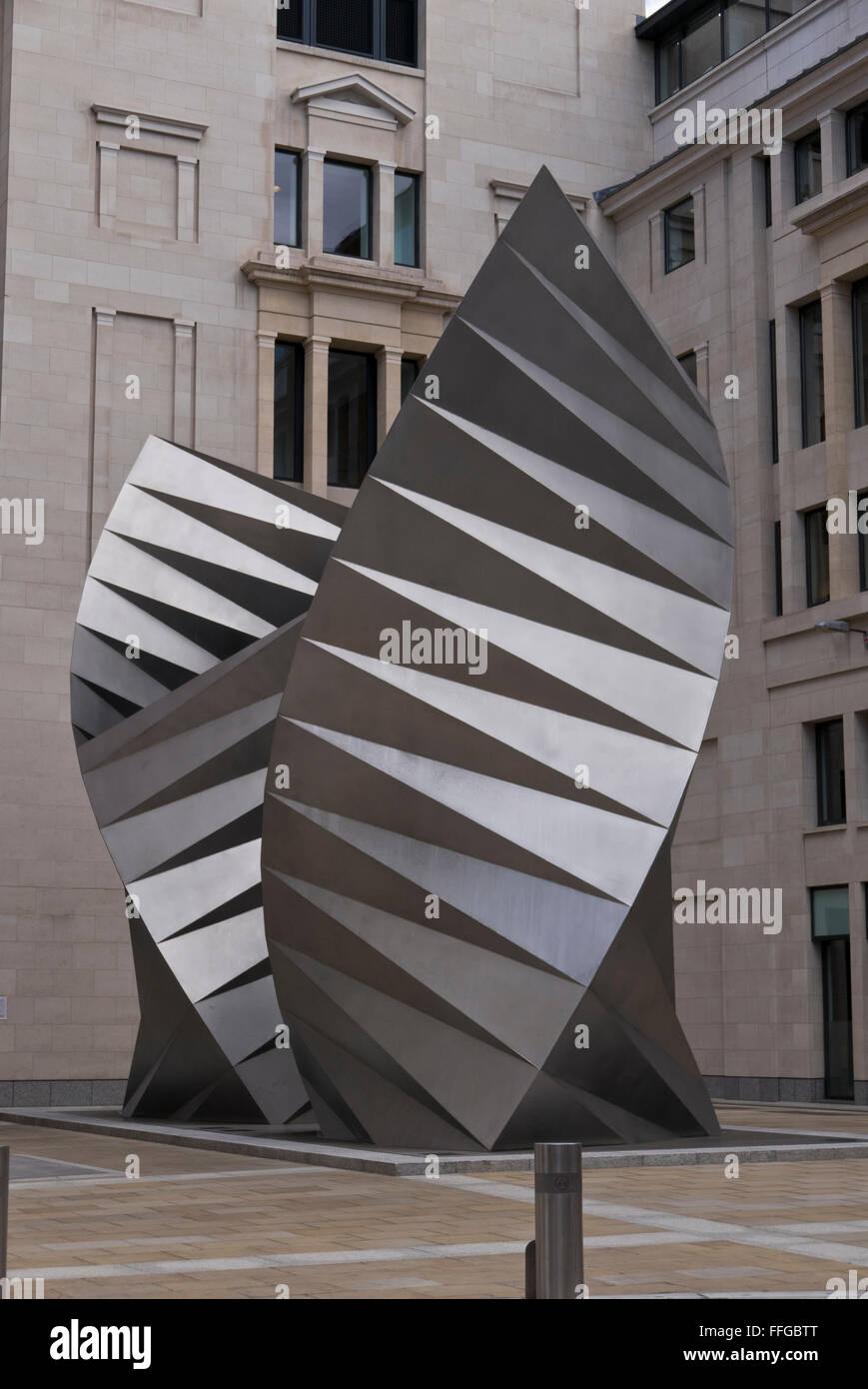 Spiral sculpture hi-res stock photography and images - Alamy