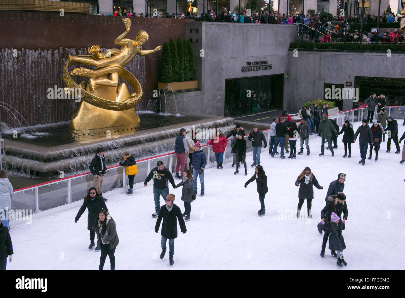 Ice skating rink at Rockefeller Plaza in New York Stock Photo - Alamy