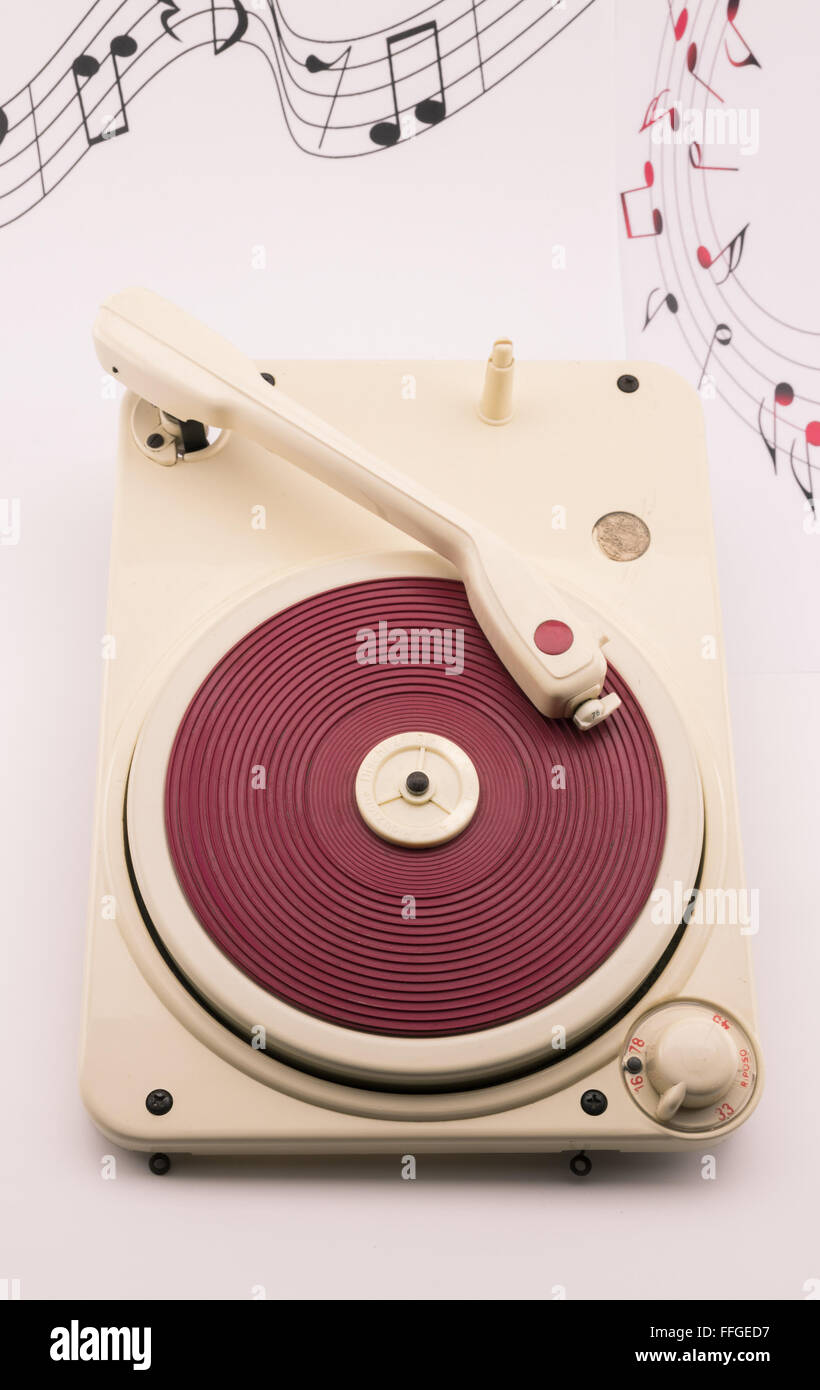 Red record player hi-res stock photography and images - Alamy