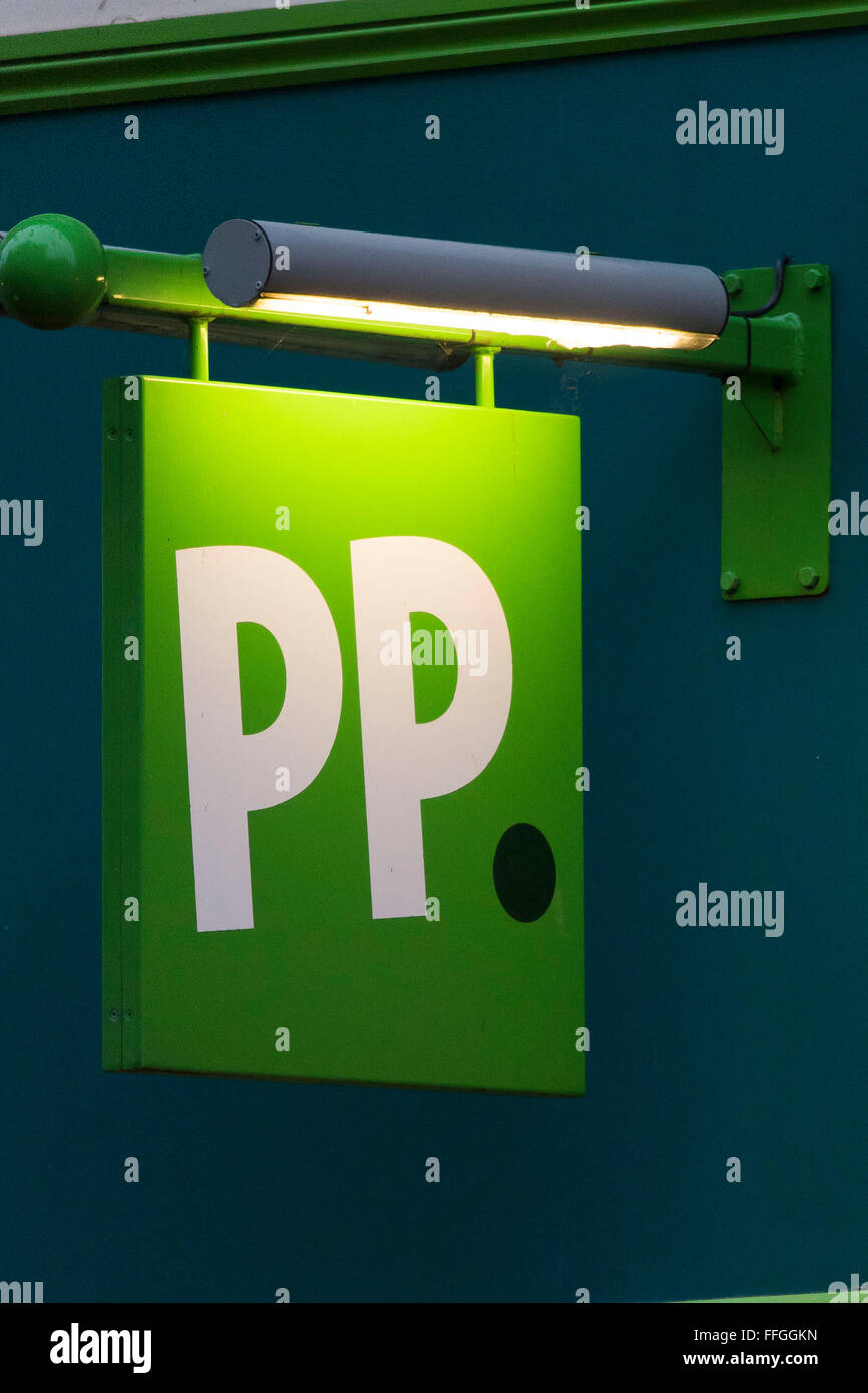 Paddy Power Irish bookmakers sign logo Stock Photo - Alamy
