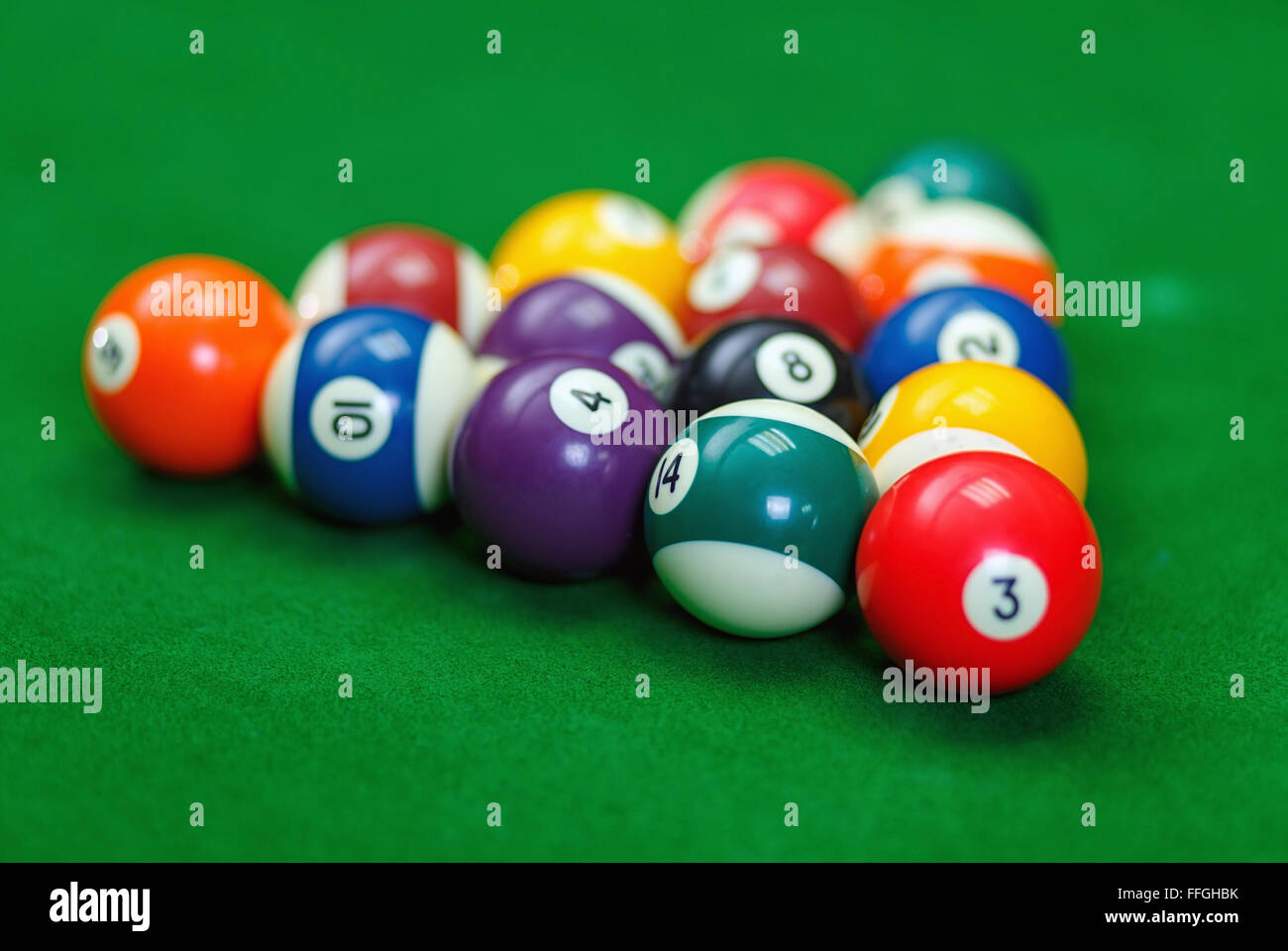 Billiard balls in pool table hi-res stock photography and images - Alamy