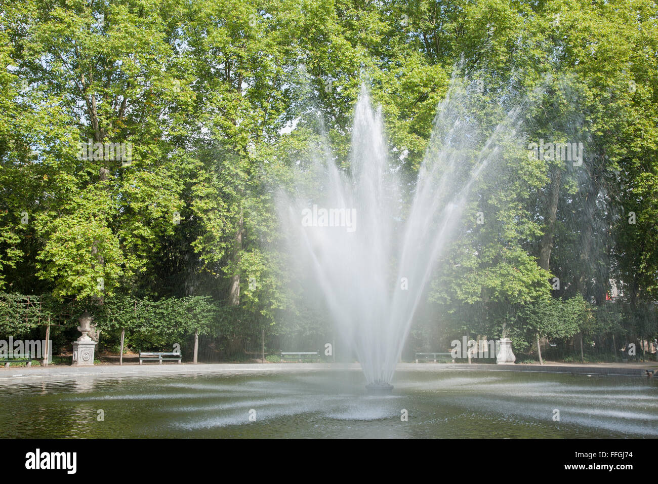 Fountain in Brussels Park - Parc de Bruxelles - Warandepark, Belgium ...