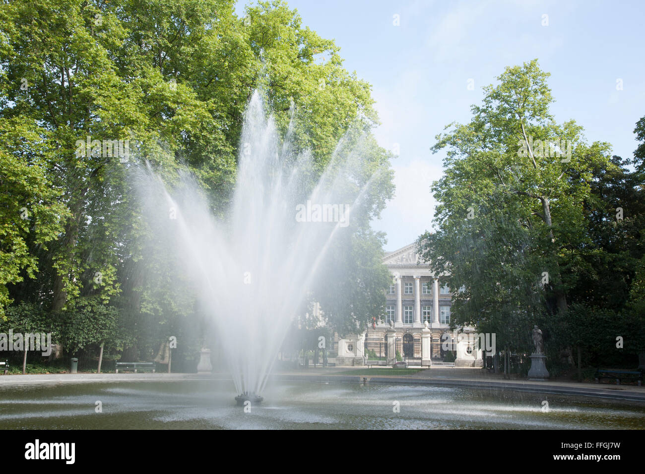 Fountain in Brussels Park - Parc de Bruxelles - Warandepark, Belgium ...