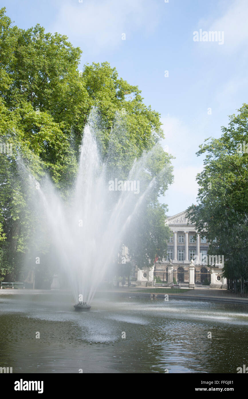 Fountain in Brussels Park - Parc de Bruxelles - Warandepark, Belgium ...