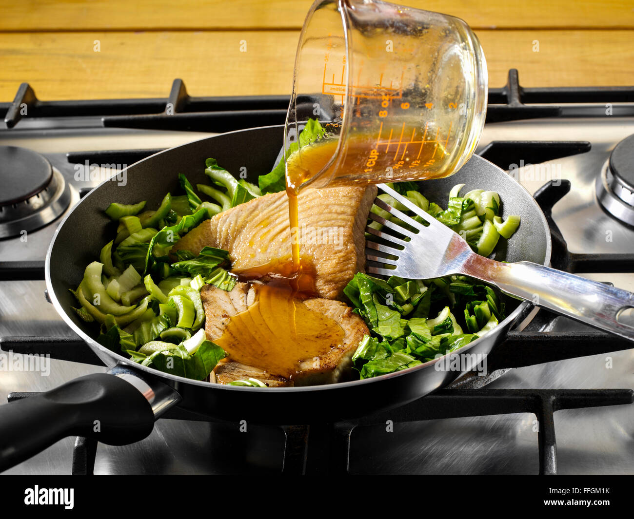 Tamari sauce on tuna Stock Photo - Alamy