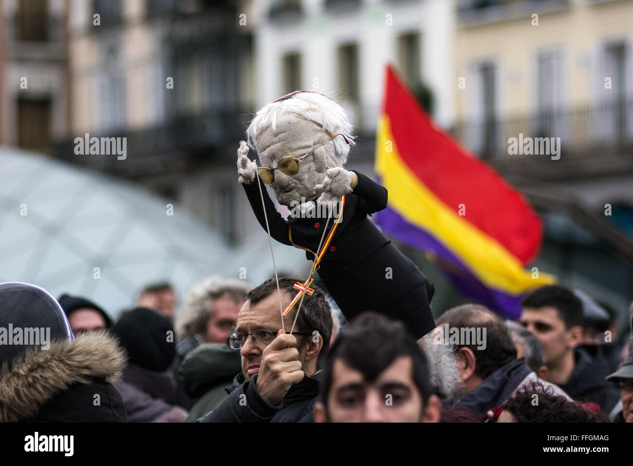Live puppet demonstrations hi-res stock photography and images - Alamy