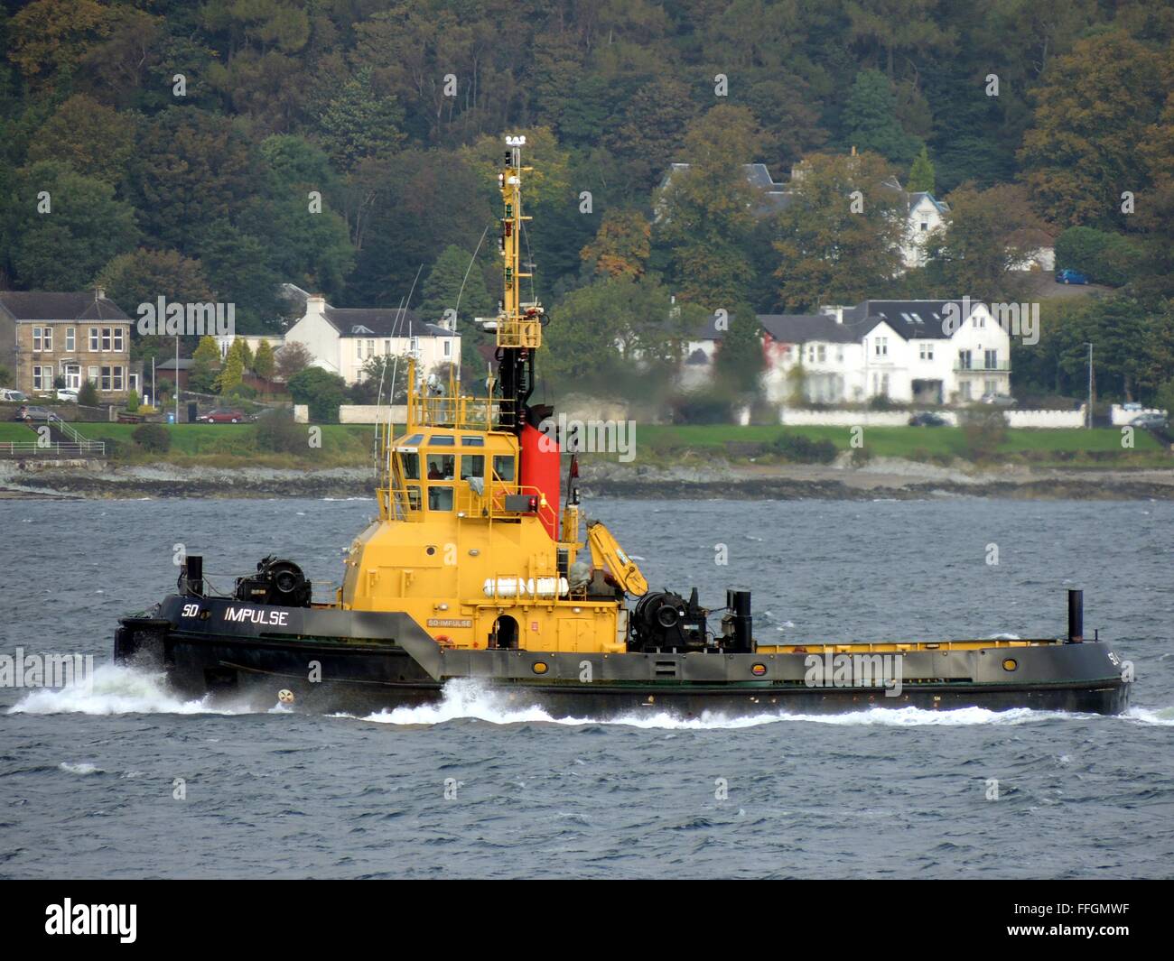 SD Impulse heads past Gourock to escort the US Navy's cable-laying ...