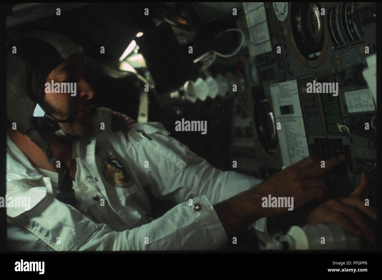 This comprehensive archive presents the unedited photographs from the Apollo 17 mission, where ...