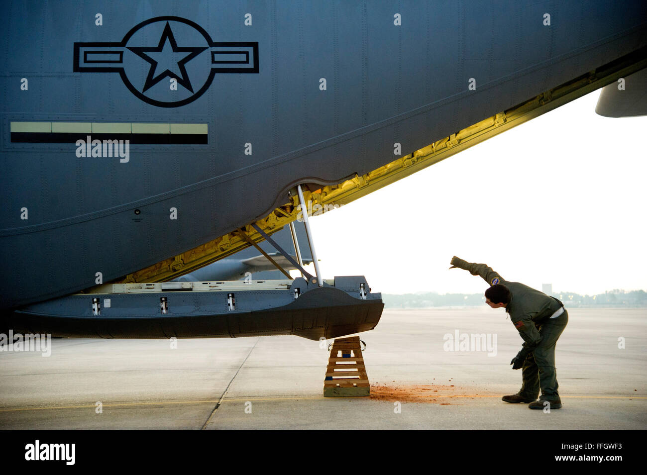 C 130 cargo loading hi-res stock photography and images - Alamy