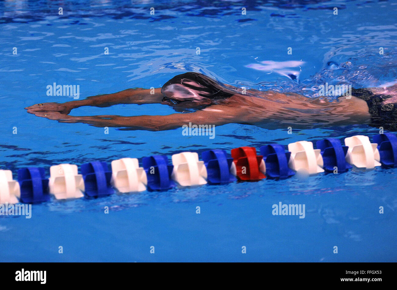 Swimming pool volleyball hi-res stock photography and images - Alamy