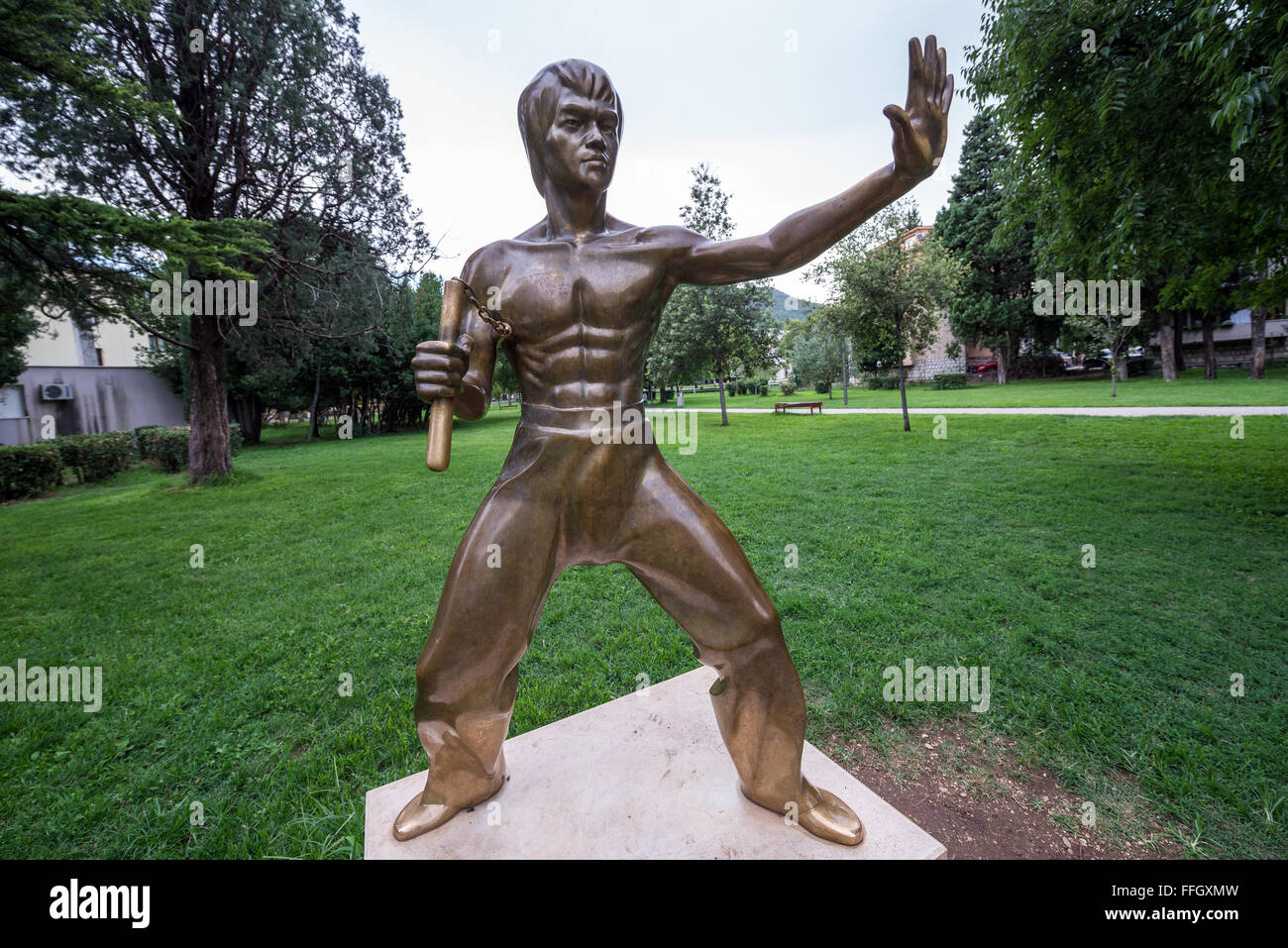 Bruce lee statue hi-res stock photography and images - Alamy