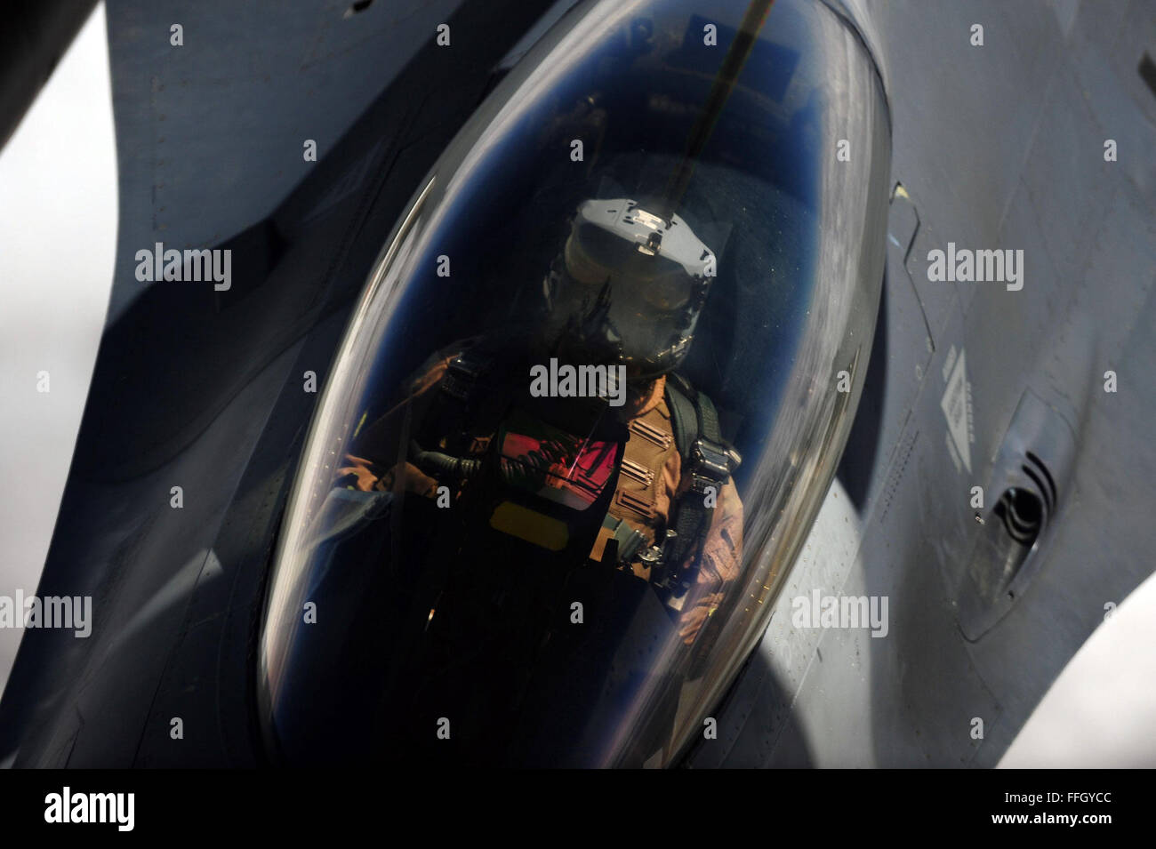 The F-16 Fighting Falcon is a single-engine, supersonic multi-role ...