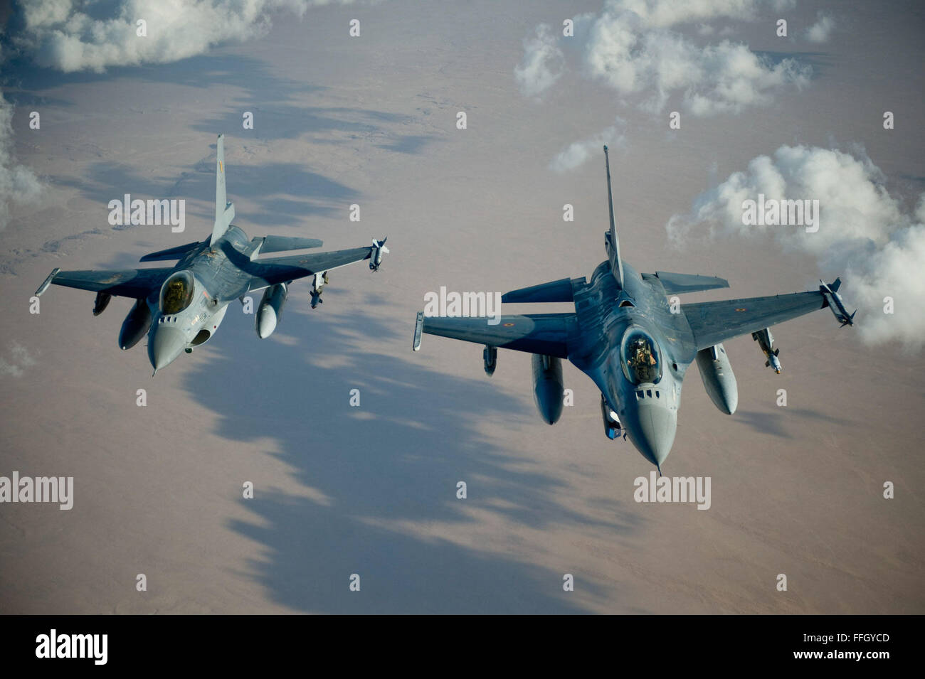 F-16 Fighting Falcon Stock Photo - Alamy