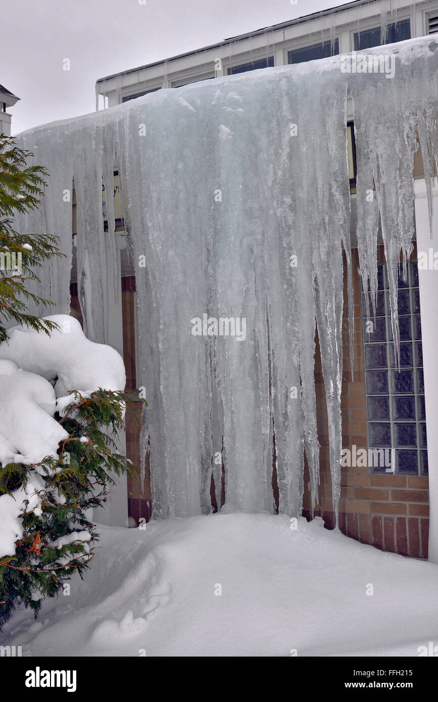 Large cold building hi-res stock photography and images - Alamy
