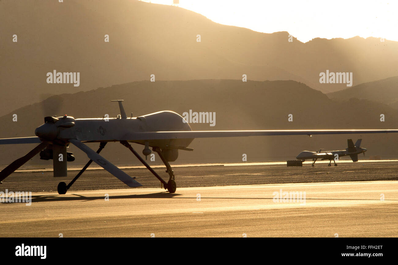 Mq 9 reaper sensor operators hi-res stock photography and images - Alamy